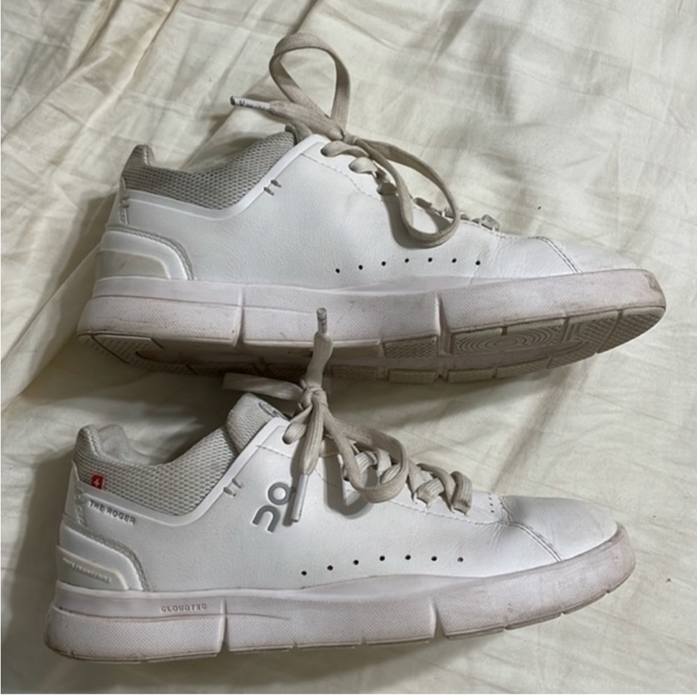 On Running The Roger White Sneaker - Gem